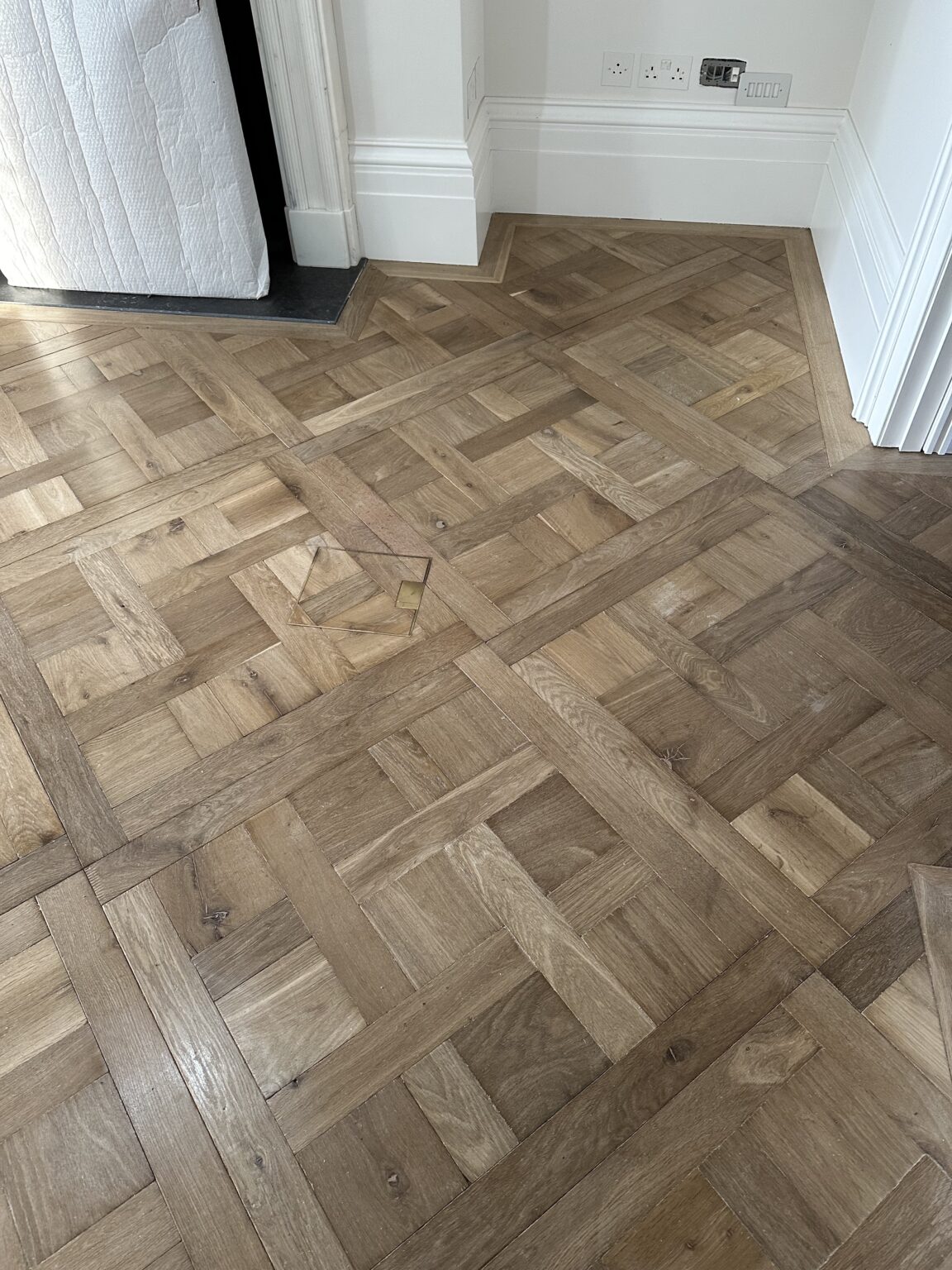 Exceptional Fine Quality Bespoke Aged Engineered Oak Reclaimed Parquet ...